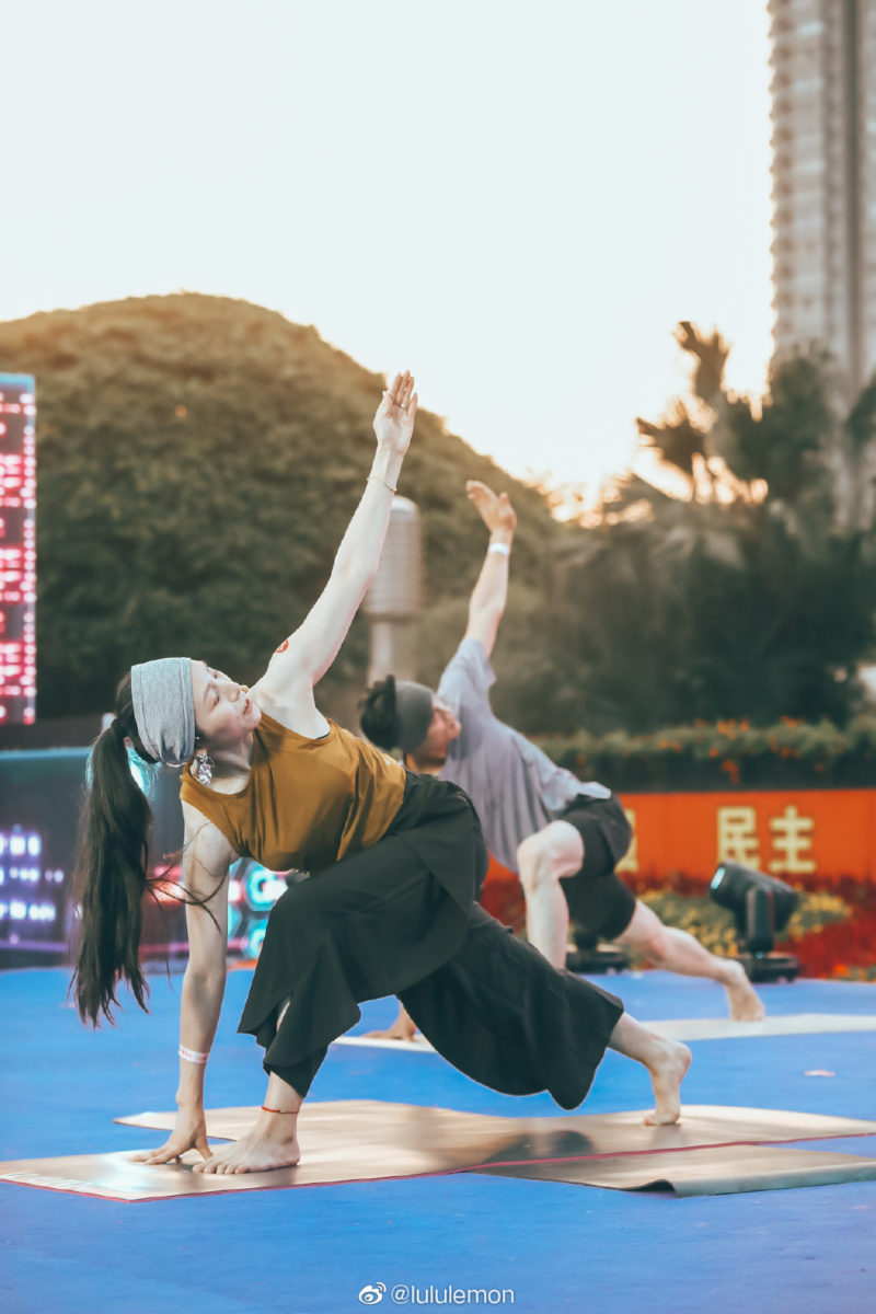 Lululemon's Hit Online & Offline "Summer Sweat Games" | Dao Insights