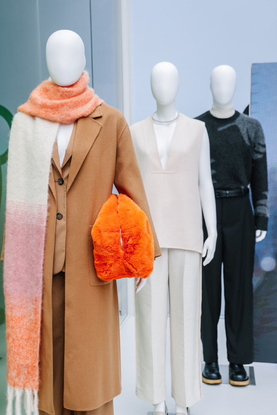 COS hosts Chengdu-inspired teahouse fashion event | Dao Insights