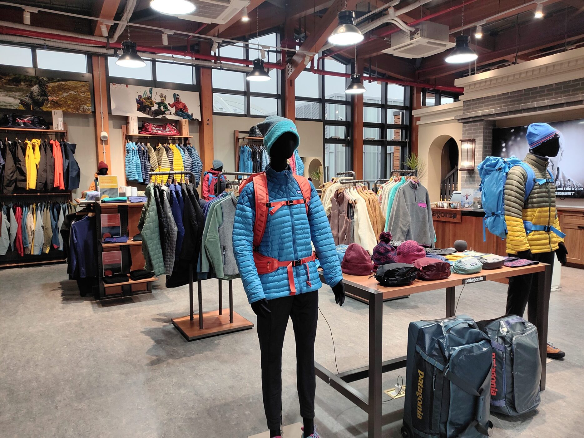 How does Patagonia’s Nanjing store resonate with local nature lovers?