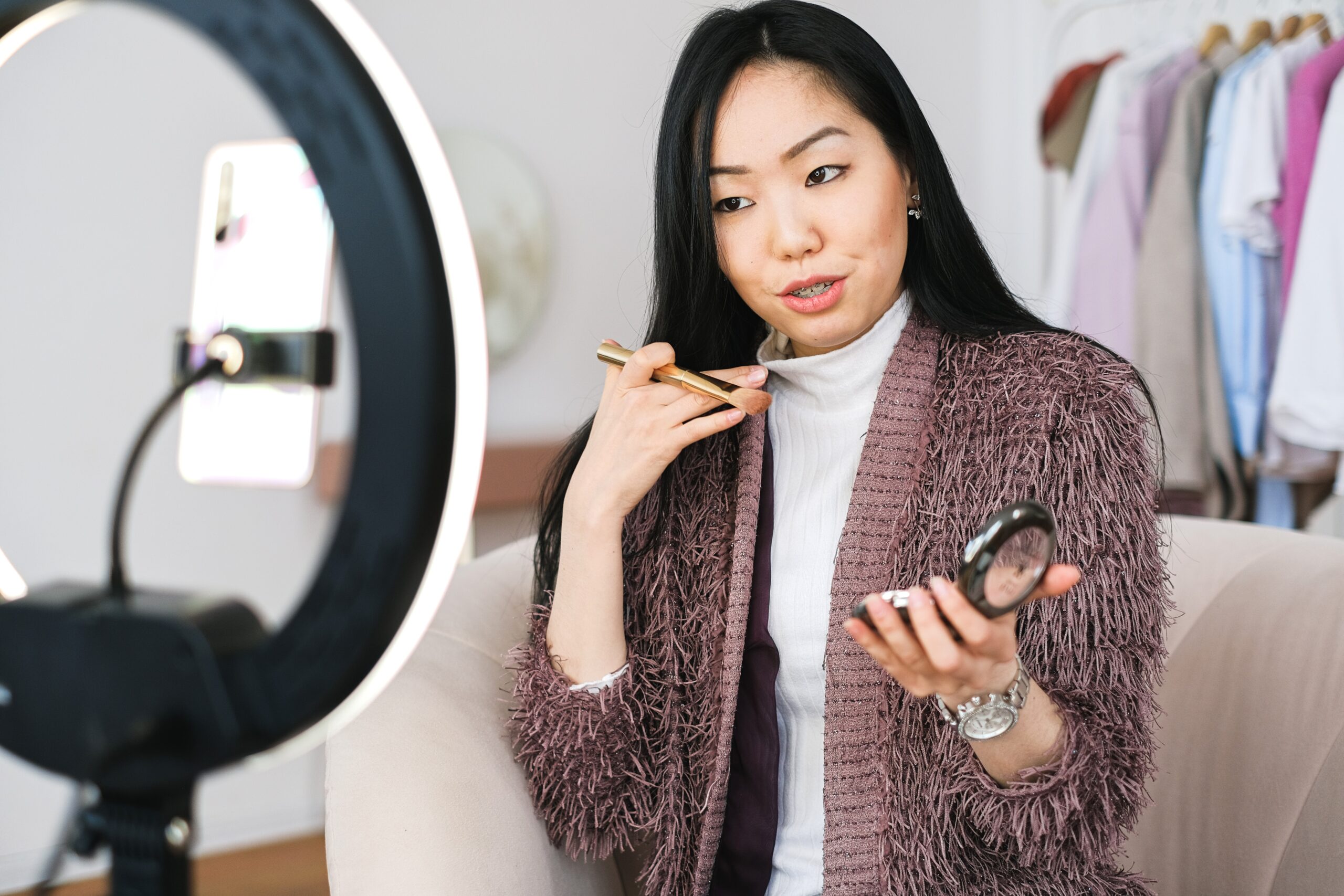Shenzhen livestream e-commerce set to hit 300 billion RMB in sales by 2025