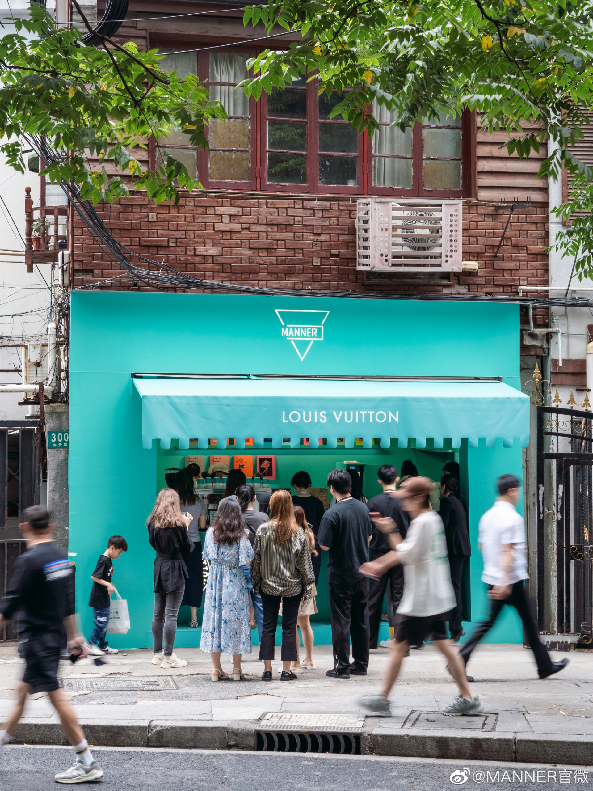 LV coffee chain collab draws crowds and divides netizens
