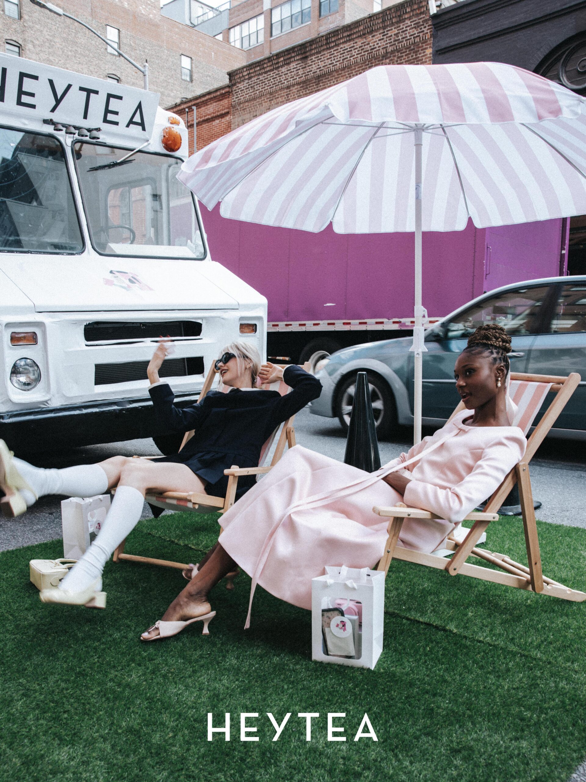 HeyTea invades New York Fashion Week with SANDY LIANG