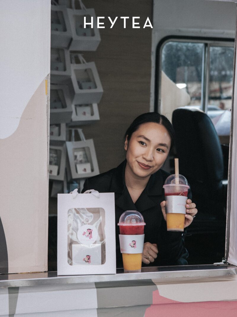 HeyTea invades New York Fashion Week with SANDY LIANG