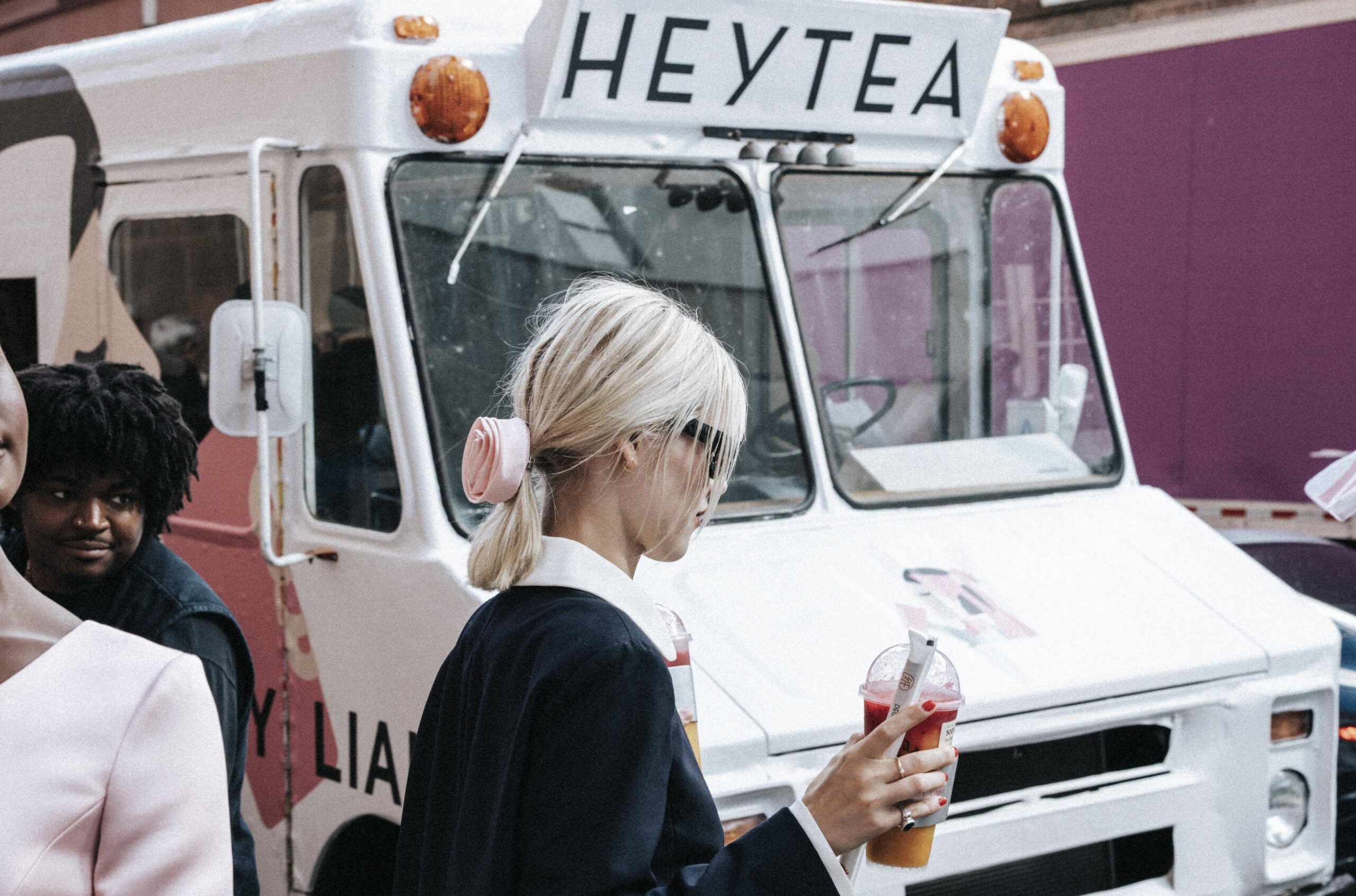 HeyTea invades New York Fashion Week with SANDY LIANG