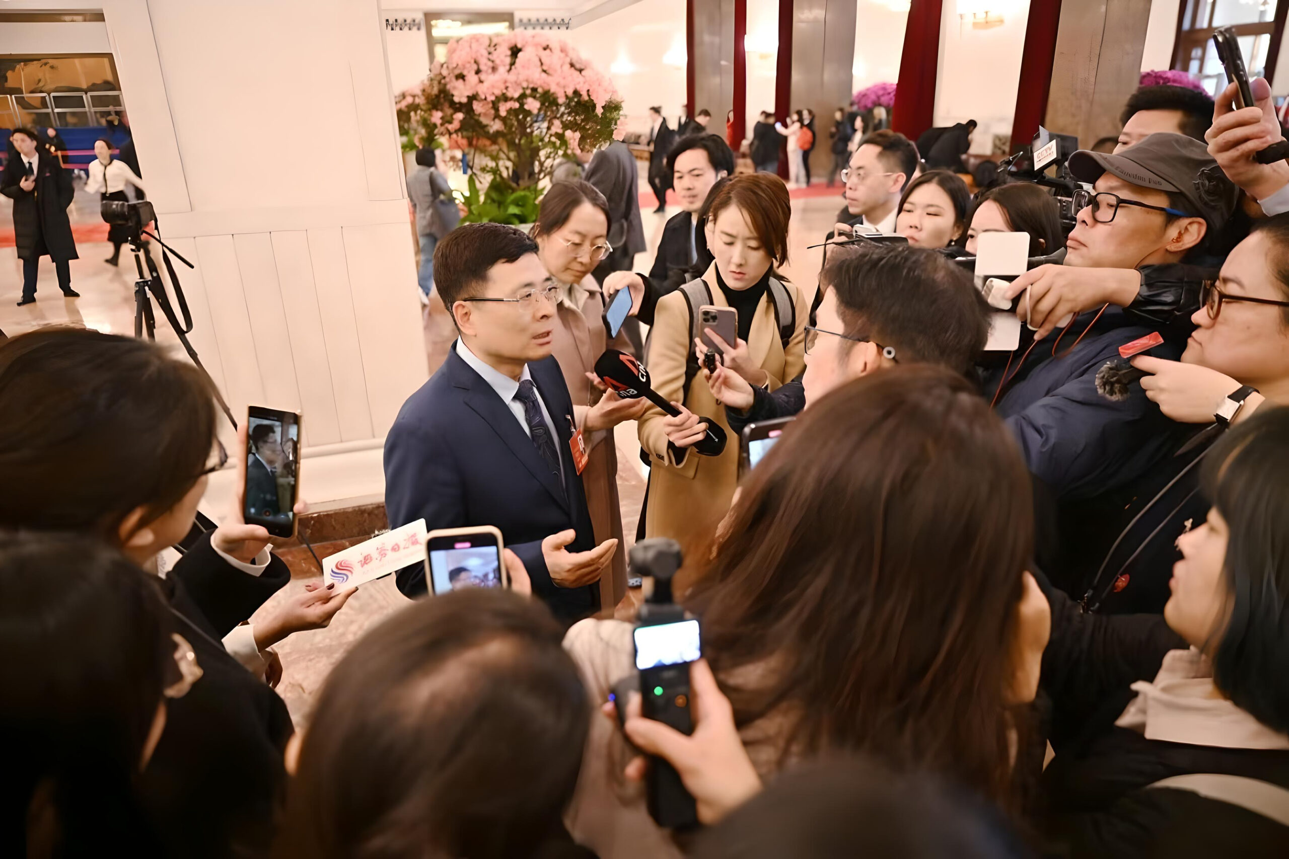 Haier, stronger: CEO Zhou Yunjie takes social media by storm - Dao Insights