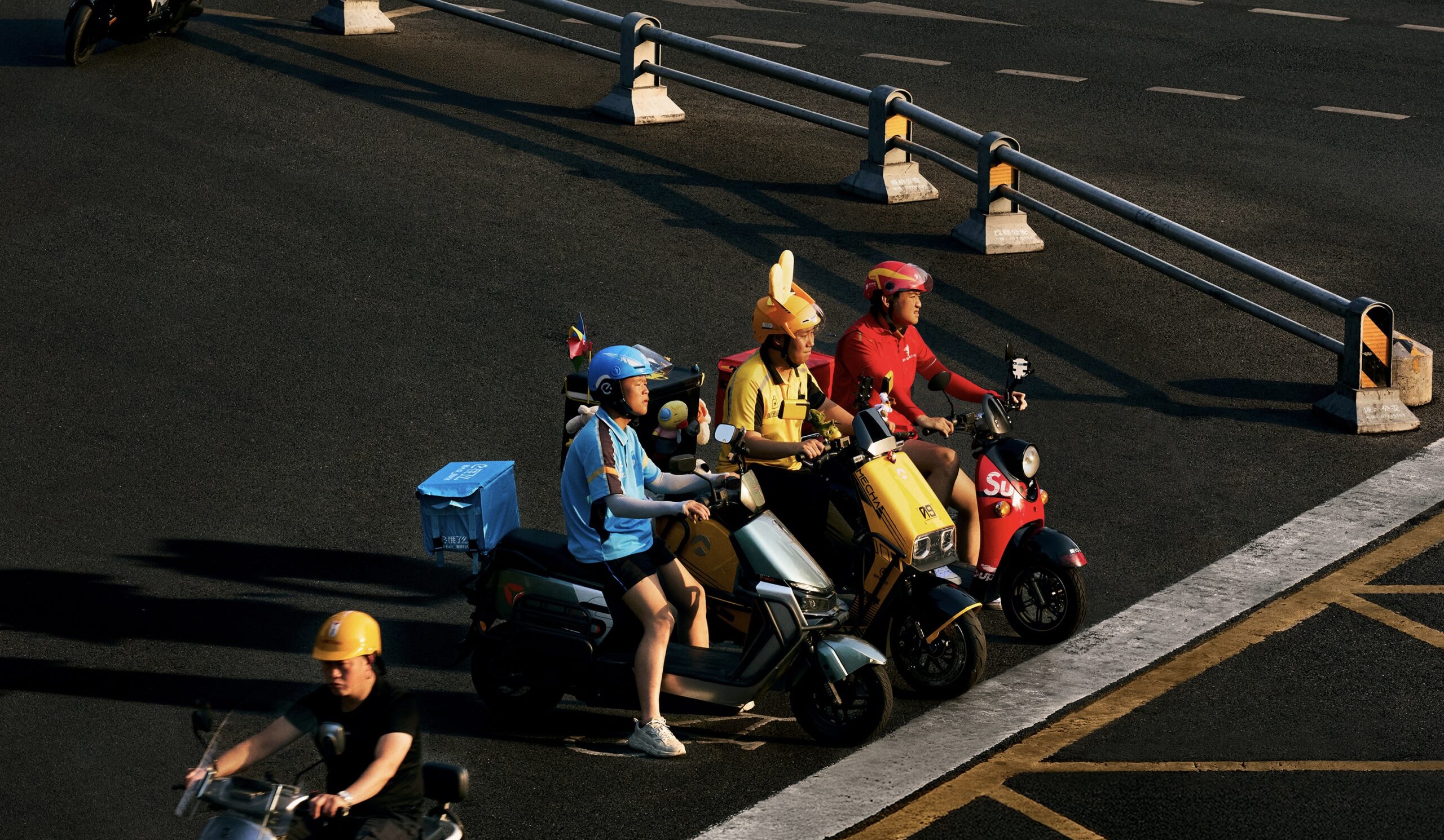 Why did Meituan go viral for ditching late delivery fines for riders?