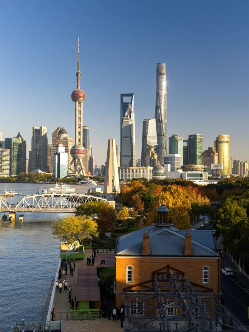 Longchamp opens ice rink on Shanghai’s Bund